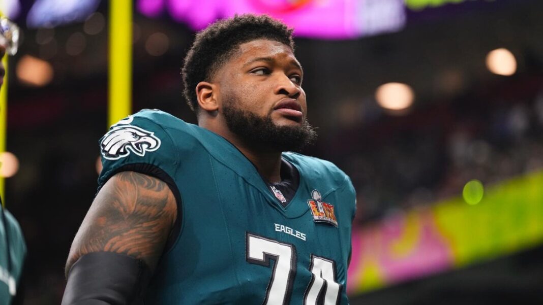 Eagles Reacquire Fred Johnson in Trade With Jaguars